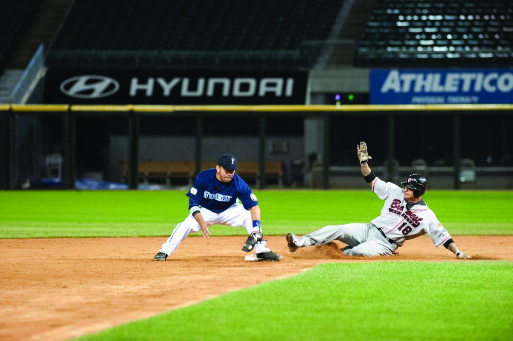 Chicago Police Department vs. Chicago Fire Department Baseball Game ...